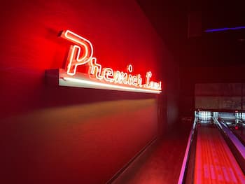 OX Alumni Celebrate Together at Premier Lanes | Oxford
